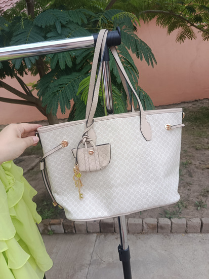 River island torba