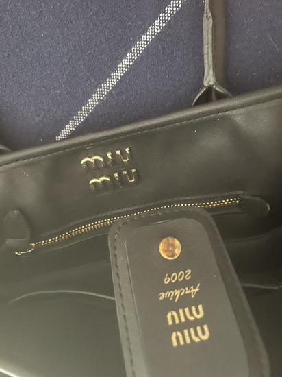 Miu Miu crna torba  %%%%3200