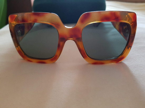 nove GUCCI naočare + futrola {original}