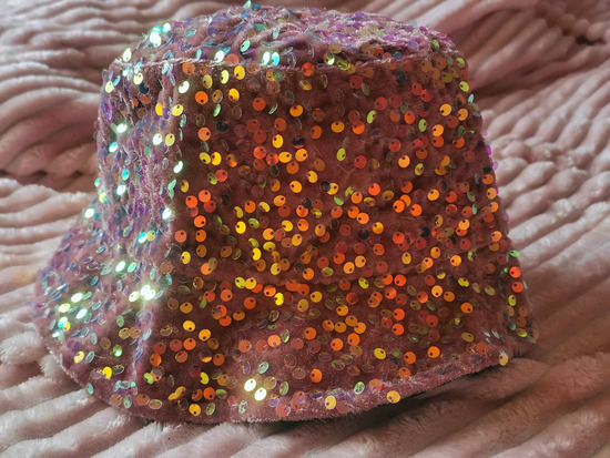 Novo, plisana Bucket hat sa šljokicama roze