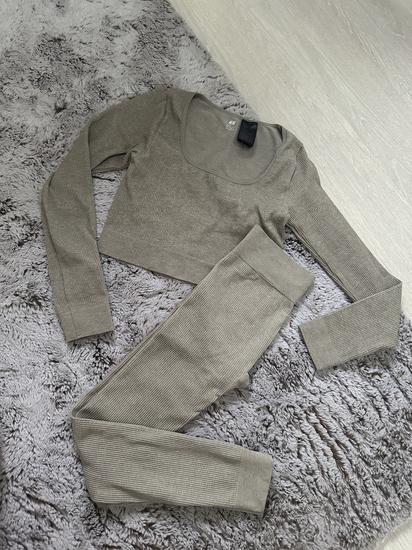 H&M nude/krem set za trening