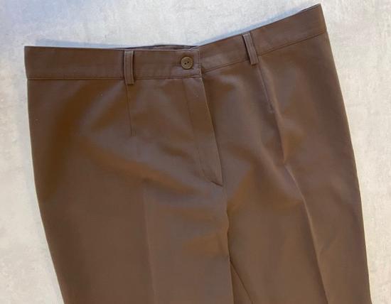 Elegantne Poslovne Pantalone – Klasičan Model