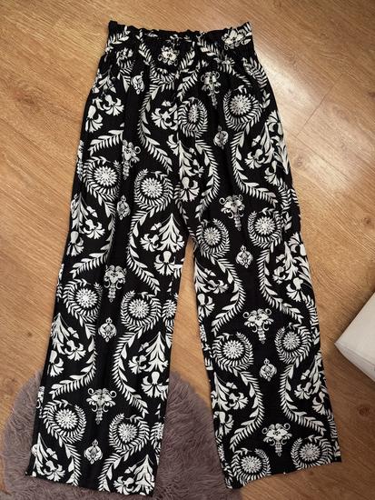 Sarene pantalone