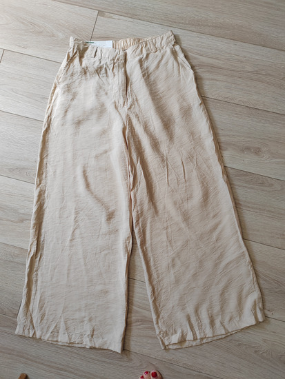 Nove pantalone Esmara