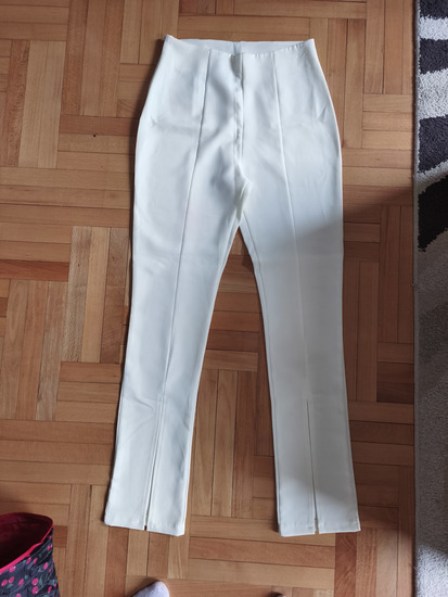 Pantalone bele nove