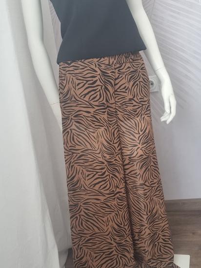 Nove sa etiketom Zara pantalone od tila M