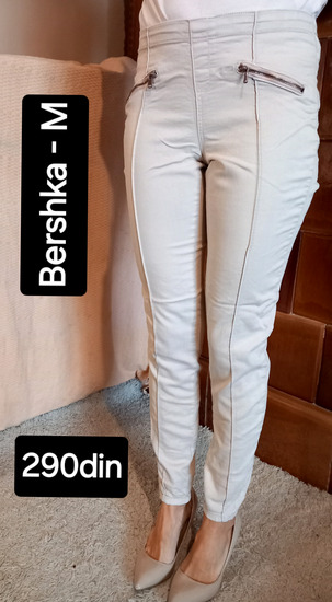 Bershka ženske pantalone bele M/38