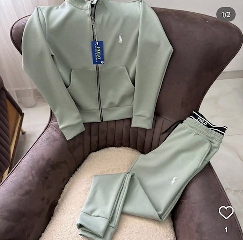 Nova polo treneerka