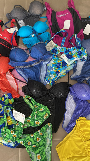 Paket od 15 kupacih kostima Novi sa etiketom