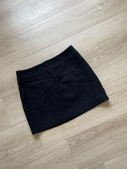 H&M crna mini suknja
