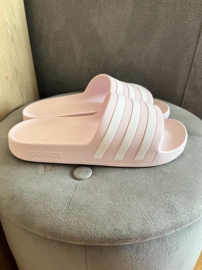 Nove Adidas papuče 38