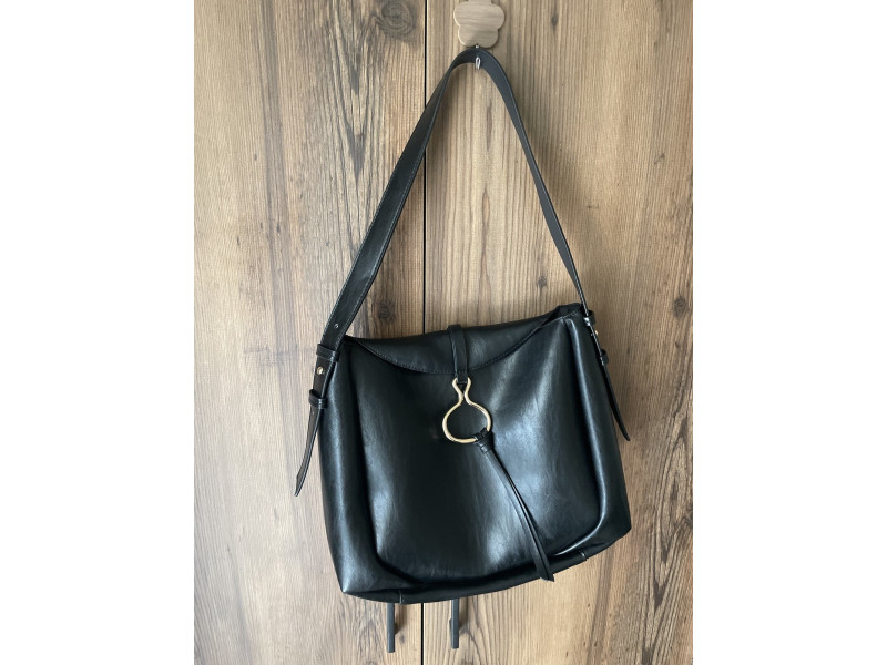Tasna H&M crna odlicna