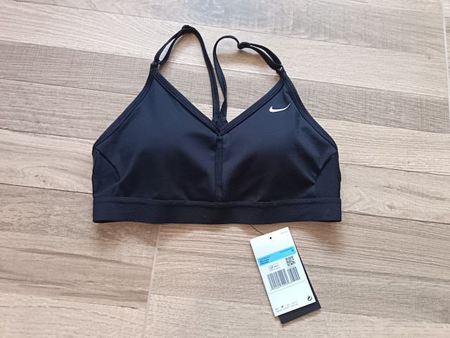 Nike top sa etiketom M