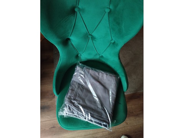 Dvoje radnih  pantalonanove vel. 60 - novo