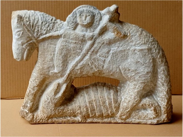 Sveti Đorđe - velika kamena skulptura