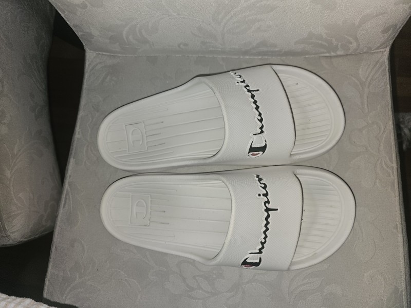 champion odlicne papuce 40 26
