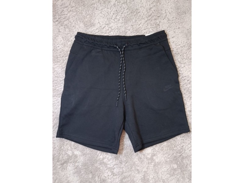 Nike Tech Fleece šorc crni original L novo