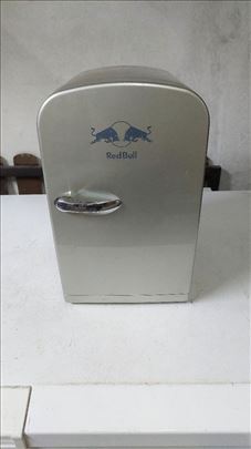 Mini frižider za auto Red Bull - 12/220v