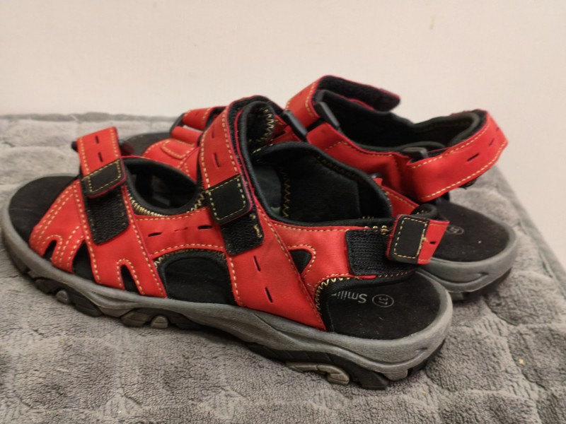 CRVENE SPORTSKE SANDALE 37