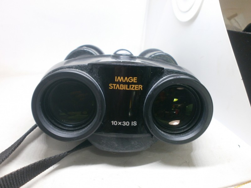 Canon 10x30 IS dvogled sa stabilizacijom slike