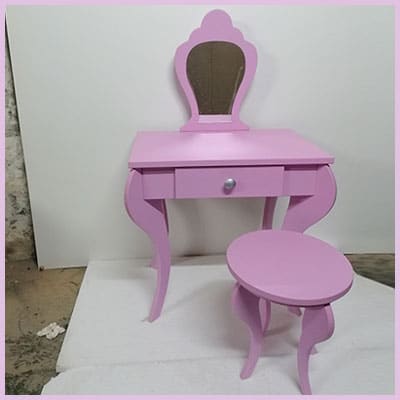 Toaletni sto u kompletu sa hoklicom „Salon lepote“