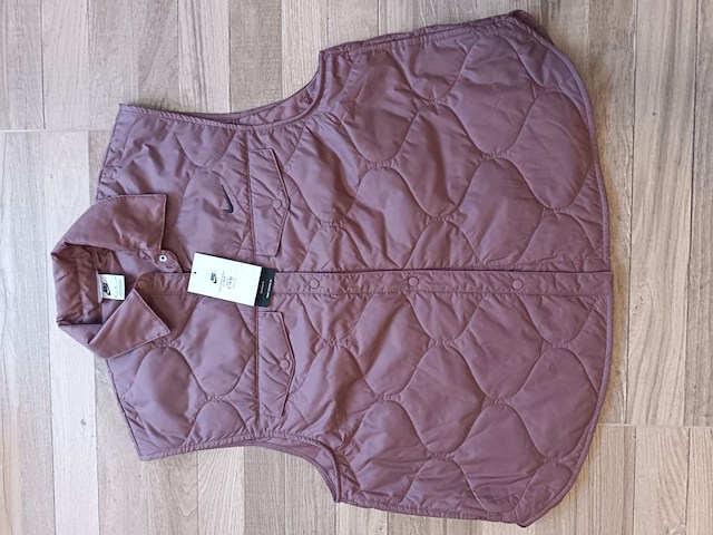 Nike prsluk sa etiketom M
