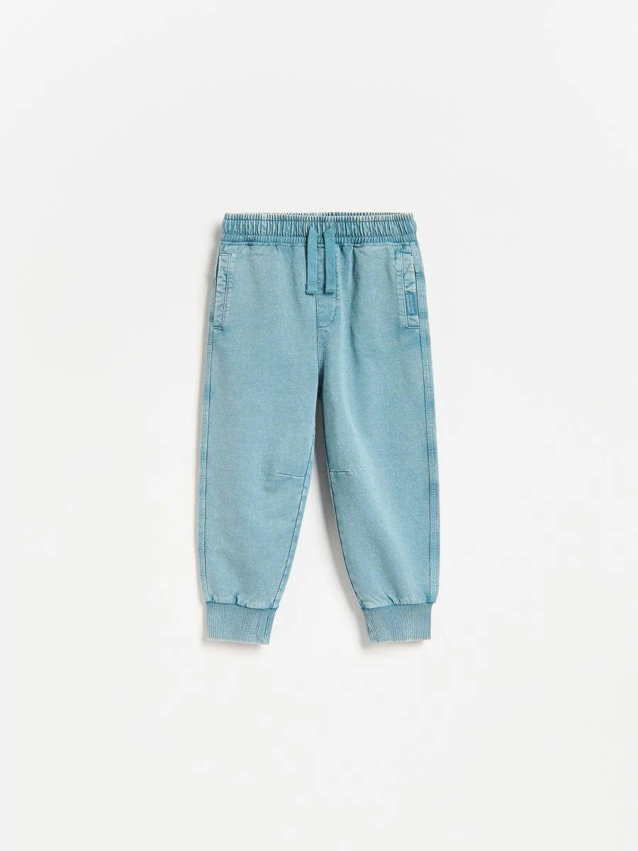 Pantalone sa efektom ispranosti