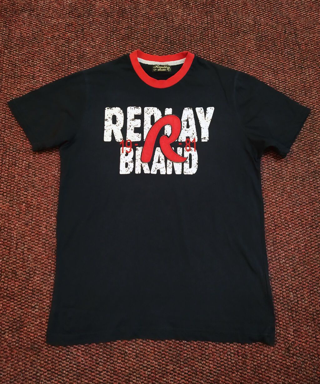 Replay muška majica original vel. M Prodajem originalnu mušku Replay