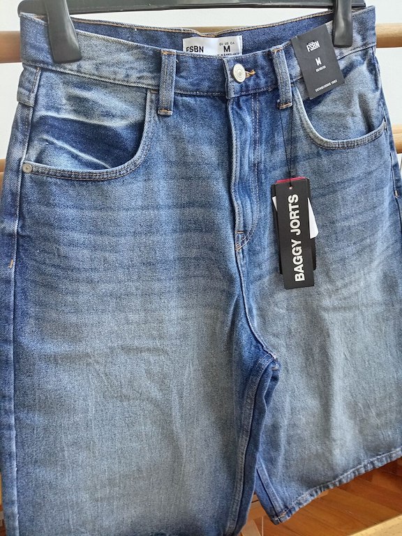 NOVE džins bermude (baggy jorts) New Yorker, vel M, 100 %pamuk, imaju