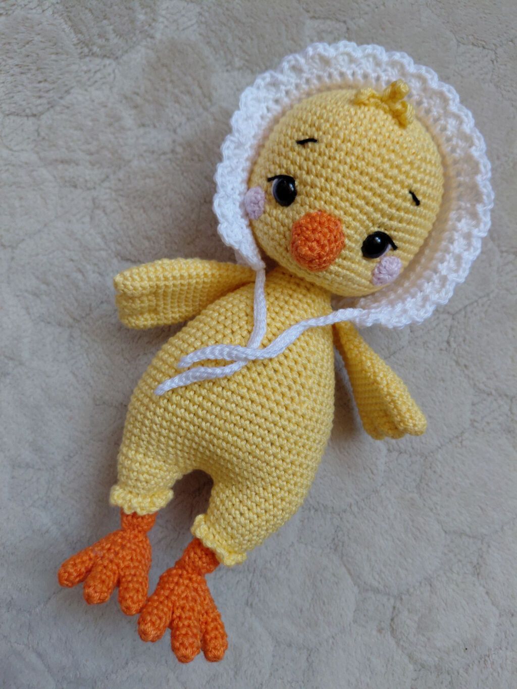 Heklana amigurumi igračka – pile sa kapicom - Ručno rađeni amigurumi