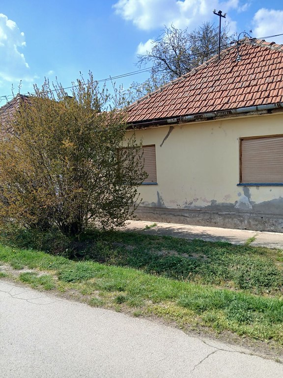Kuca na prodaju. Kikinda ul Danila Kosica 22