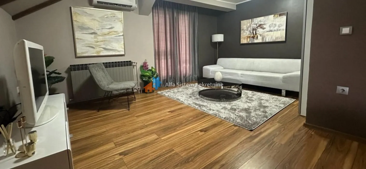 Izdavanje, dvosoban stan, 80m², Filmski Grad, Beograd