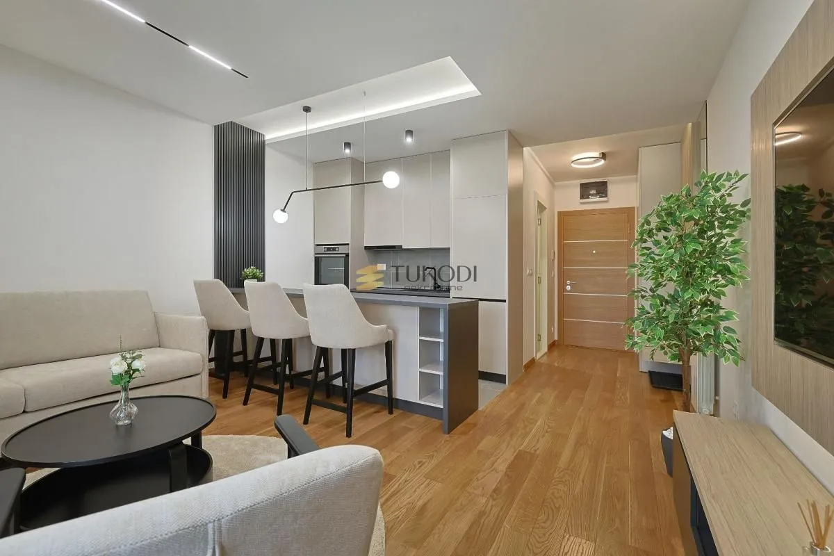 Izdavanje, jednosoban stan, 35m², Novi Beograd Blok 65, Novi Beograd Sve Podlokacije