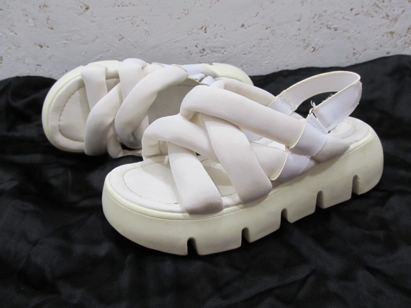 Sandale na platformu br. 37 - 23 cm