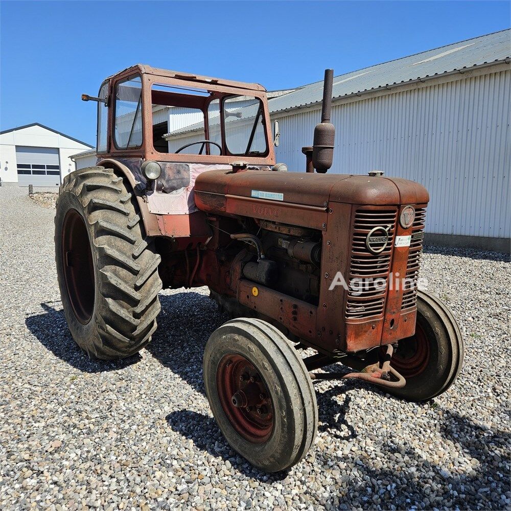 Prodaje se Volvo T55 traktor točkaš na aukciji