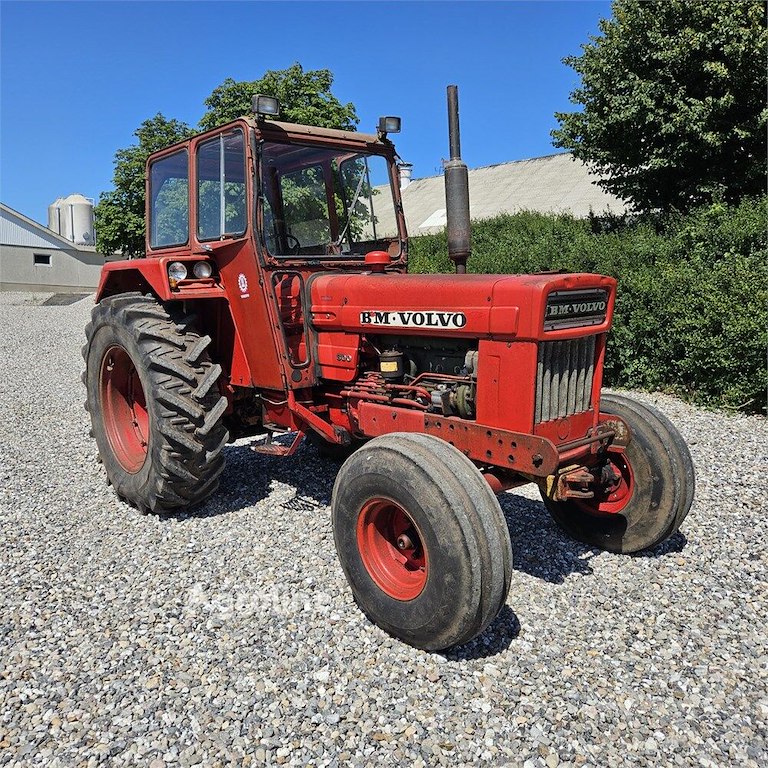 Prodaje se Volvo T800 traktor točkaš na aukciji