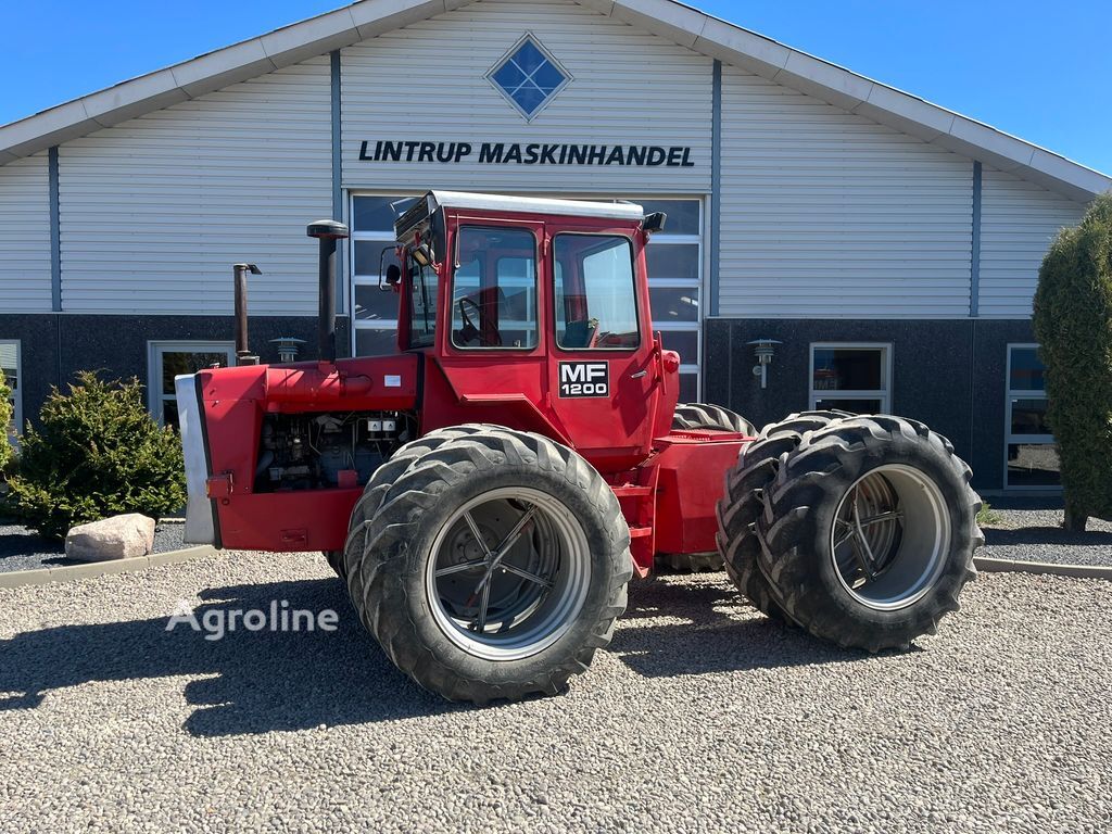 Massey Ferguson 1200 traktor točkaš