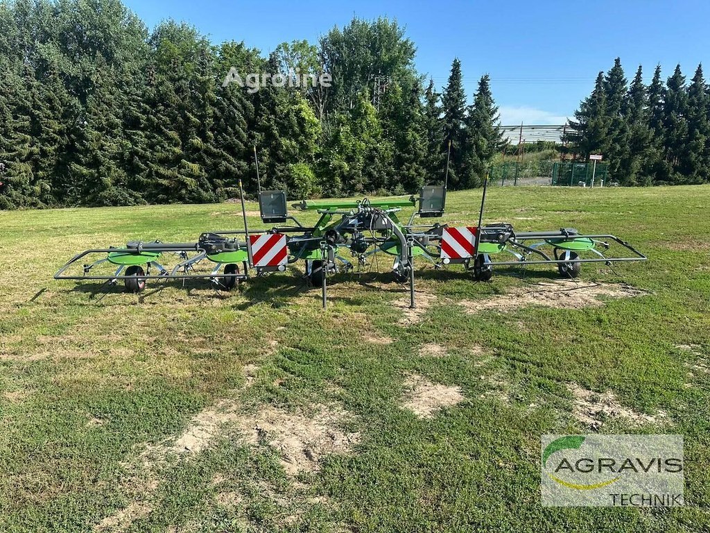 Novi Fendt LOTUS 770 prevrtač sena