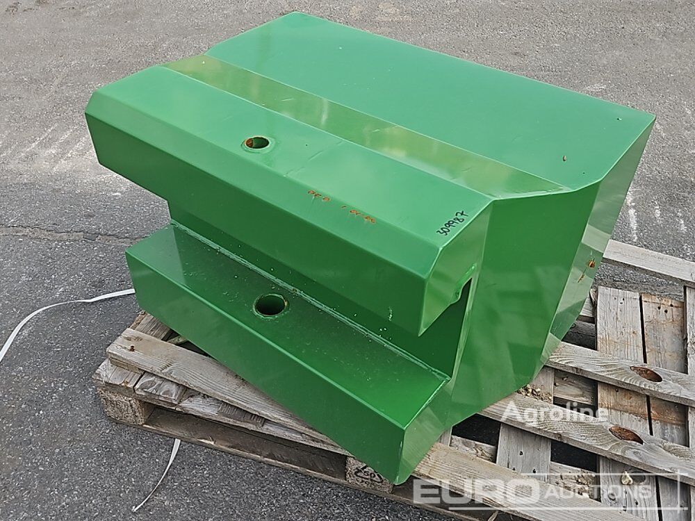 Prodaje se protivtežu traktora na aukciji