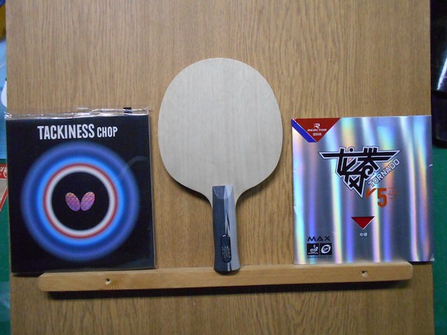 Kvalitetan reket za stoni tenis (z 16)
