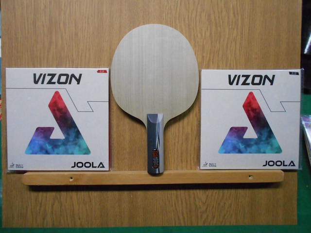 Kvalitetan reket za stoni tenis (z 12)