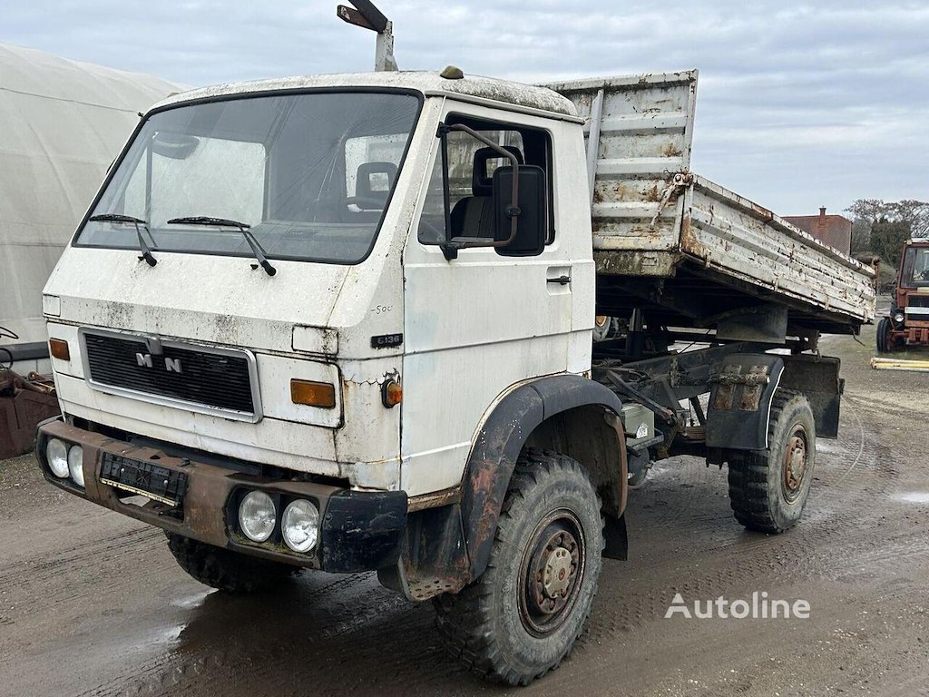 MAN VW 8.136 4X4 billencs kamion kiper < 3.5t