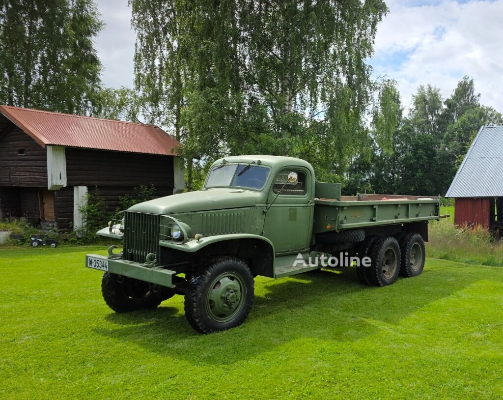 Prodaje se GMC 2,5T 6X6 kamion s ravnom platformom na aukciji