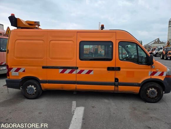 Prodaje se Renault MASTER kombi minibus na aukciji