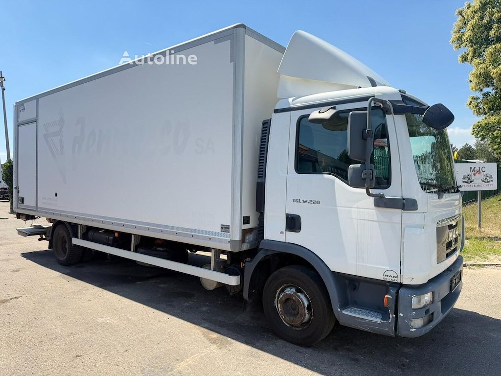 MAN TGL 12.220 CLOSED BOX (6m70 x 2m30 x 2m45) - TAILLIFT - AIR SUSP kamion furgon