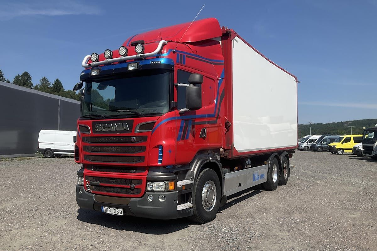 Prodaje se Scania R500LB 6X2*4 MNB kamion furgon na aukciji