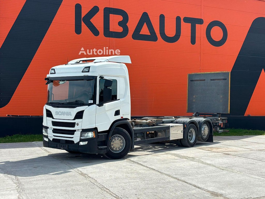 Scania P 500 6x2*4 9 TON FRONT AXLE / RETARDER vozilo za prevoz kontejnera