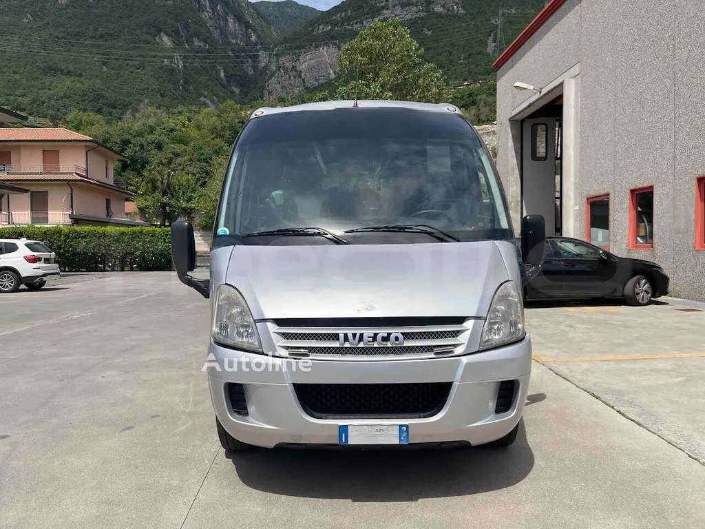 IVECO Unvi Compa prigradski autobus