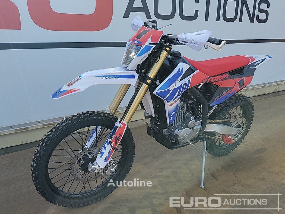 Prodaje se Apollo Storm motocikl na aukciji