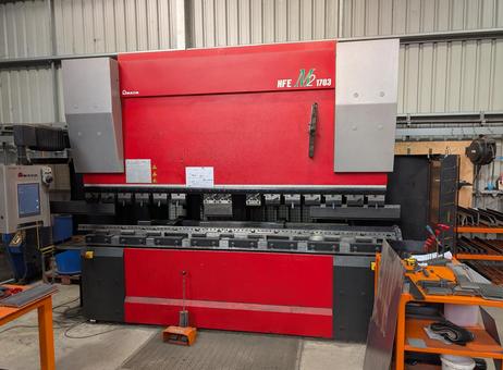 CNC abkant presa Amada HFE M2 EVO